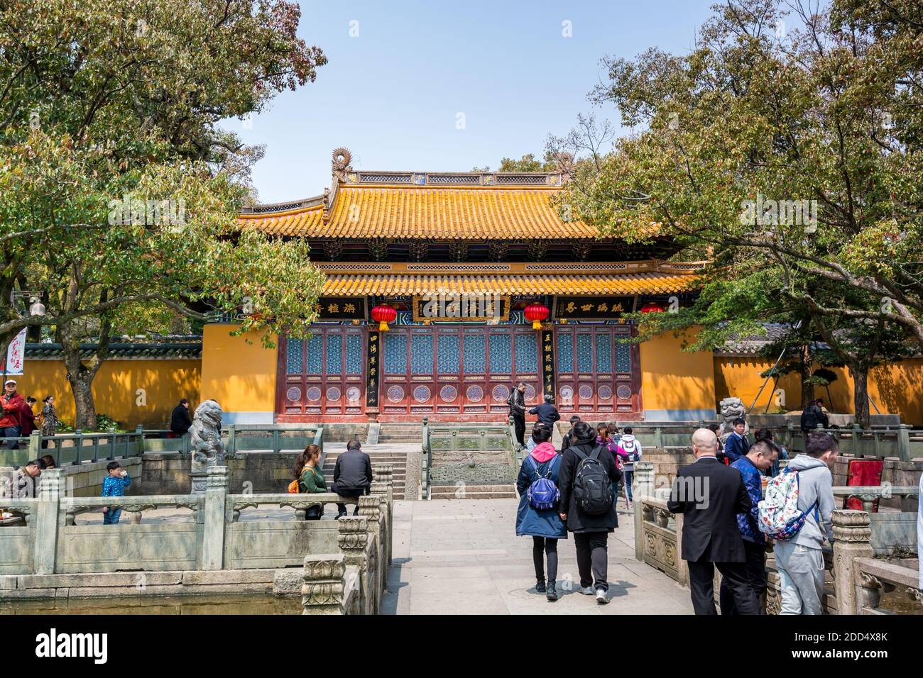 Main building of Puji Temples in the Putuoshan, Zhoushan Islands ...