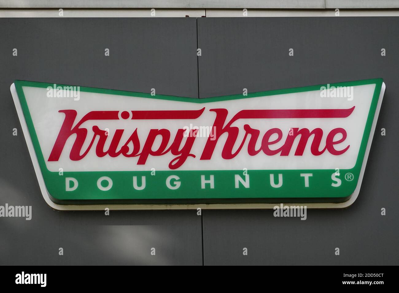 Krispy kreme doughnut hi-res stock photography and images - Alamy