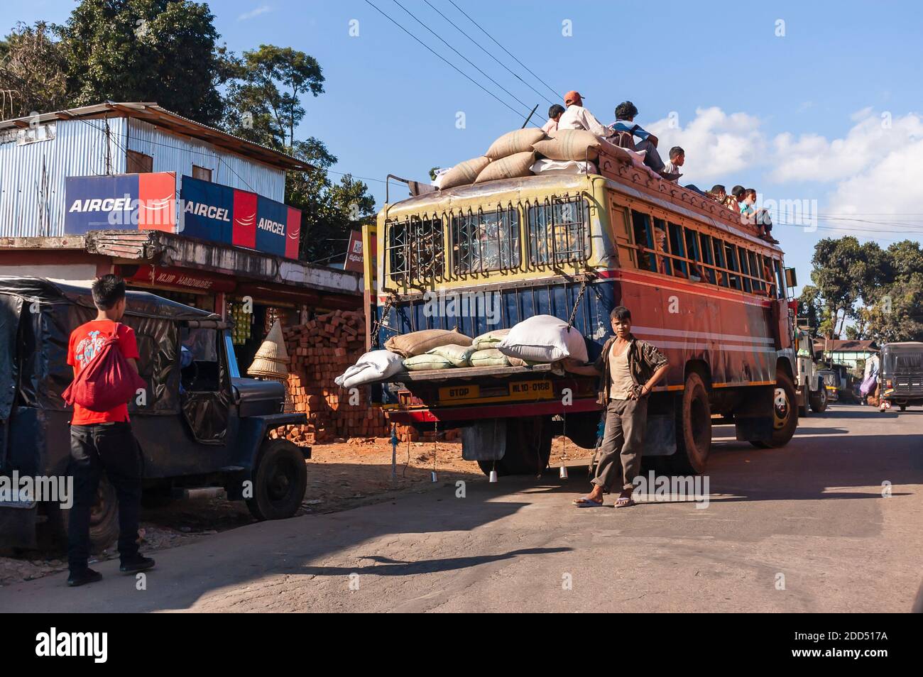 Old indian bus hi-res stock photography and images - Alamy