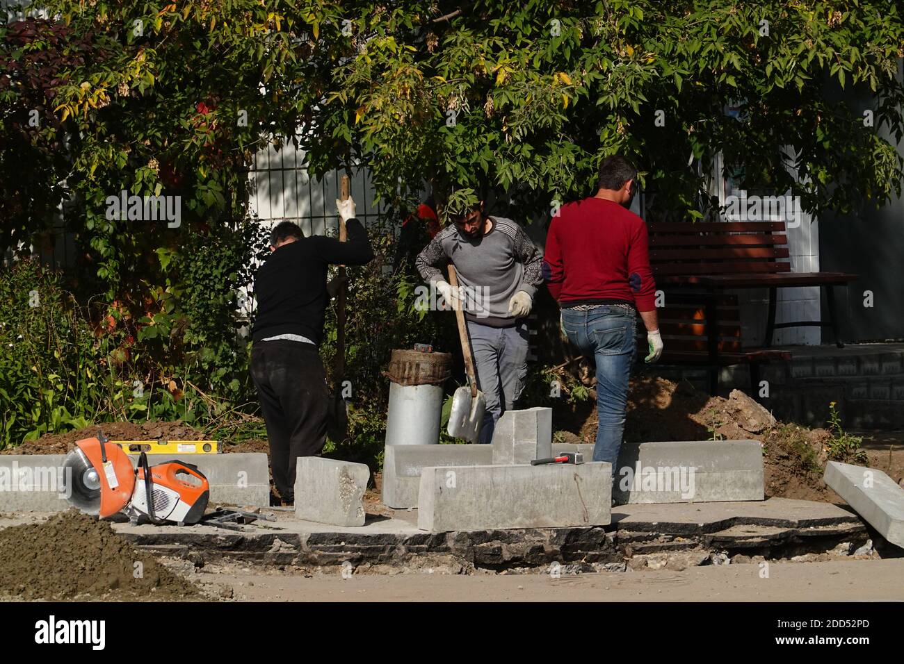 Road cerb (curbstone) replace in Moscow Russia Stock Photo - Alamy