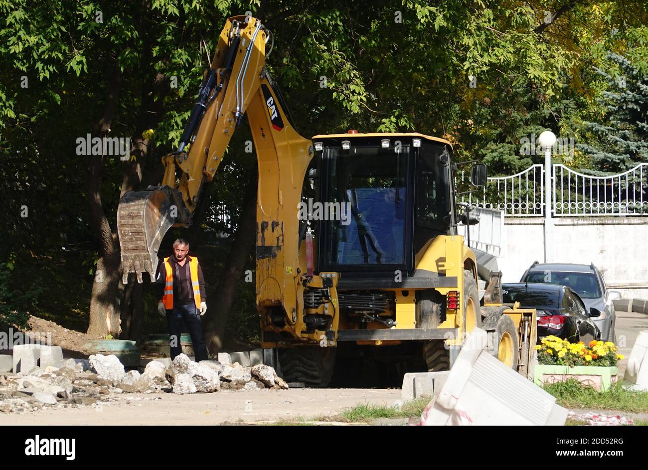 Road cerb (curbstone) replace in Moscow Russia Stock Photo - Alamy