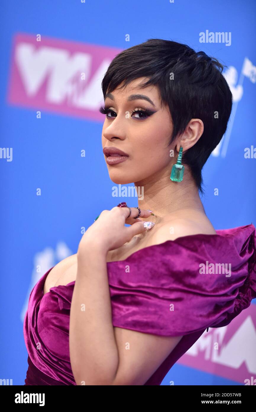 Card B attends the 2018 MTV Video Music Awards at Radio City Music Hall ...