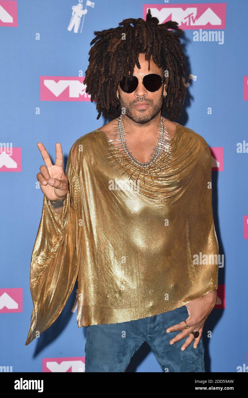 Lenny Kravitz poses backstage at the 2018 MTV Video Music Awards Press ...