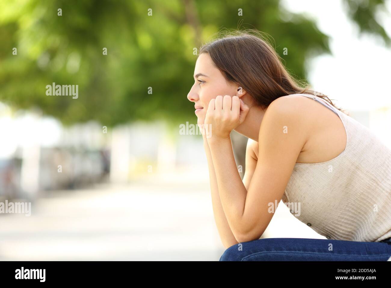 Thinking think contemplate contemplating hi-res stock photography and images - Alamy