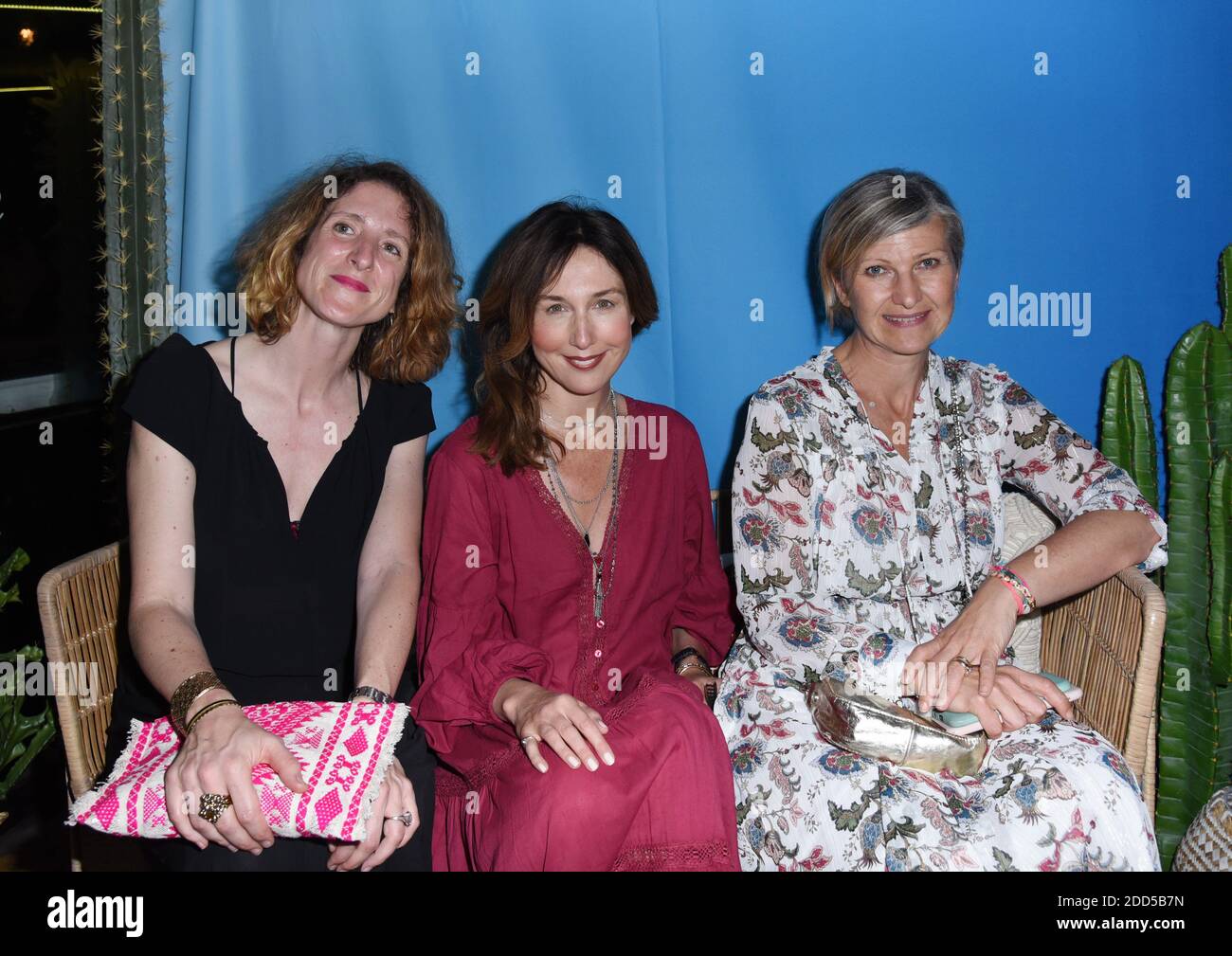 Sur une peniche hi-res stock photography and images - Alamy