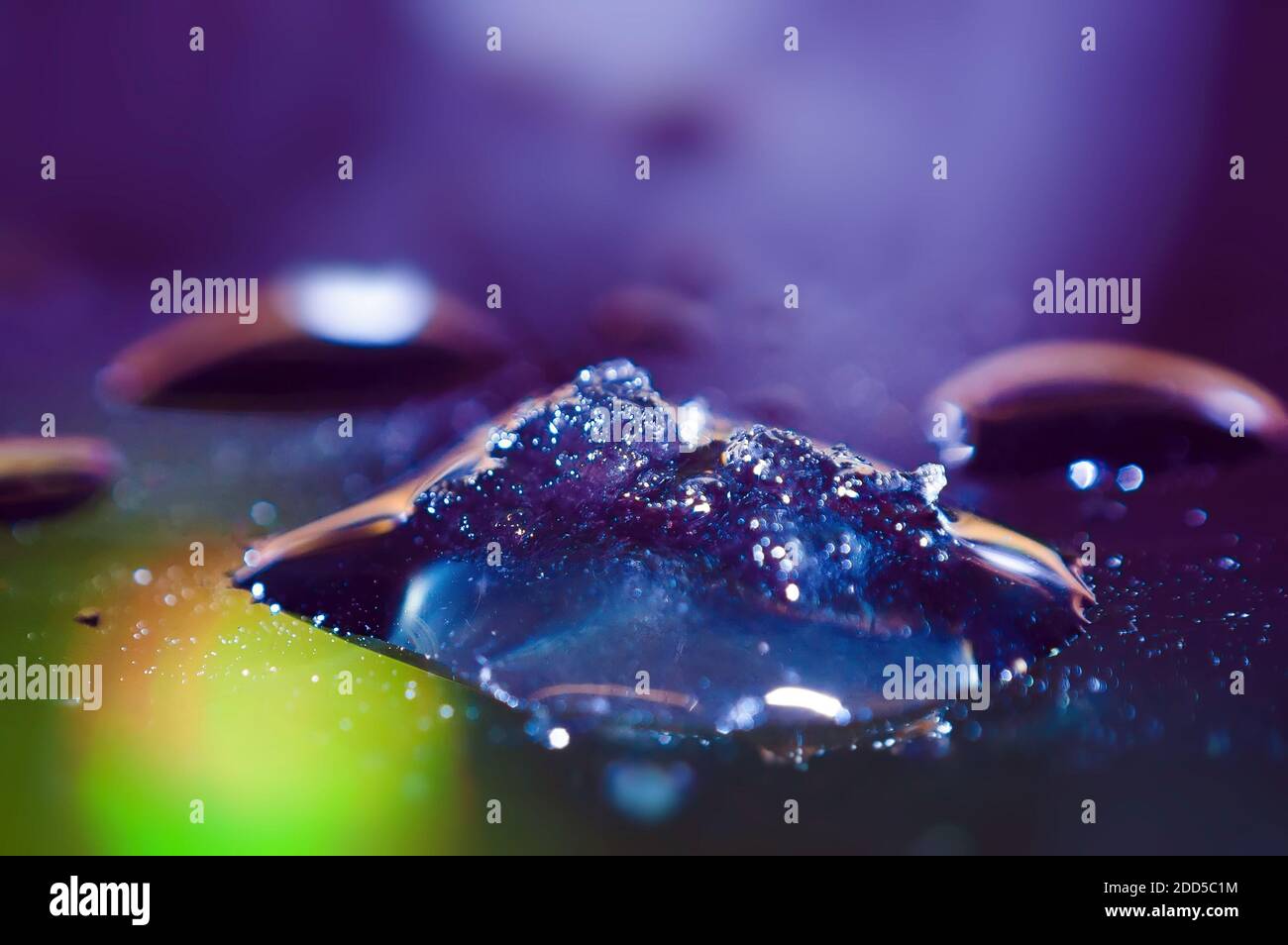Droplets and splashdown hi-res stock photography and images - Alamy