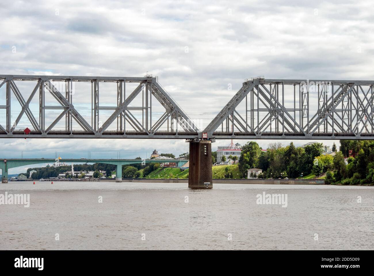 Nikolaevsky (Romanovsky) railway bridge across the Volga river in the ...