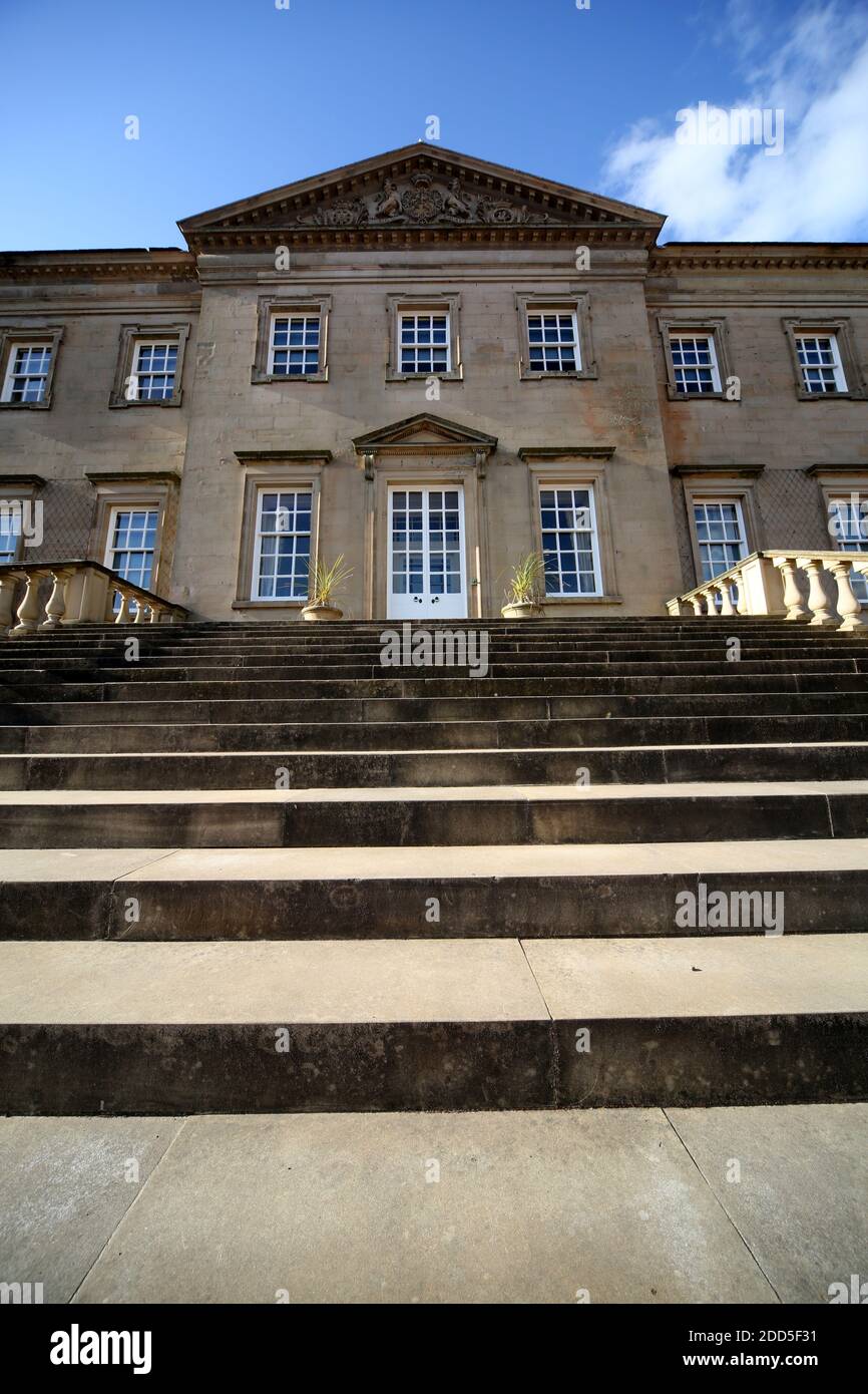 Important stately home of scotland hi-res stock photography and images ...