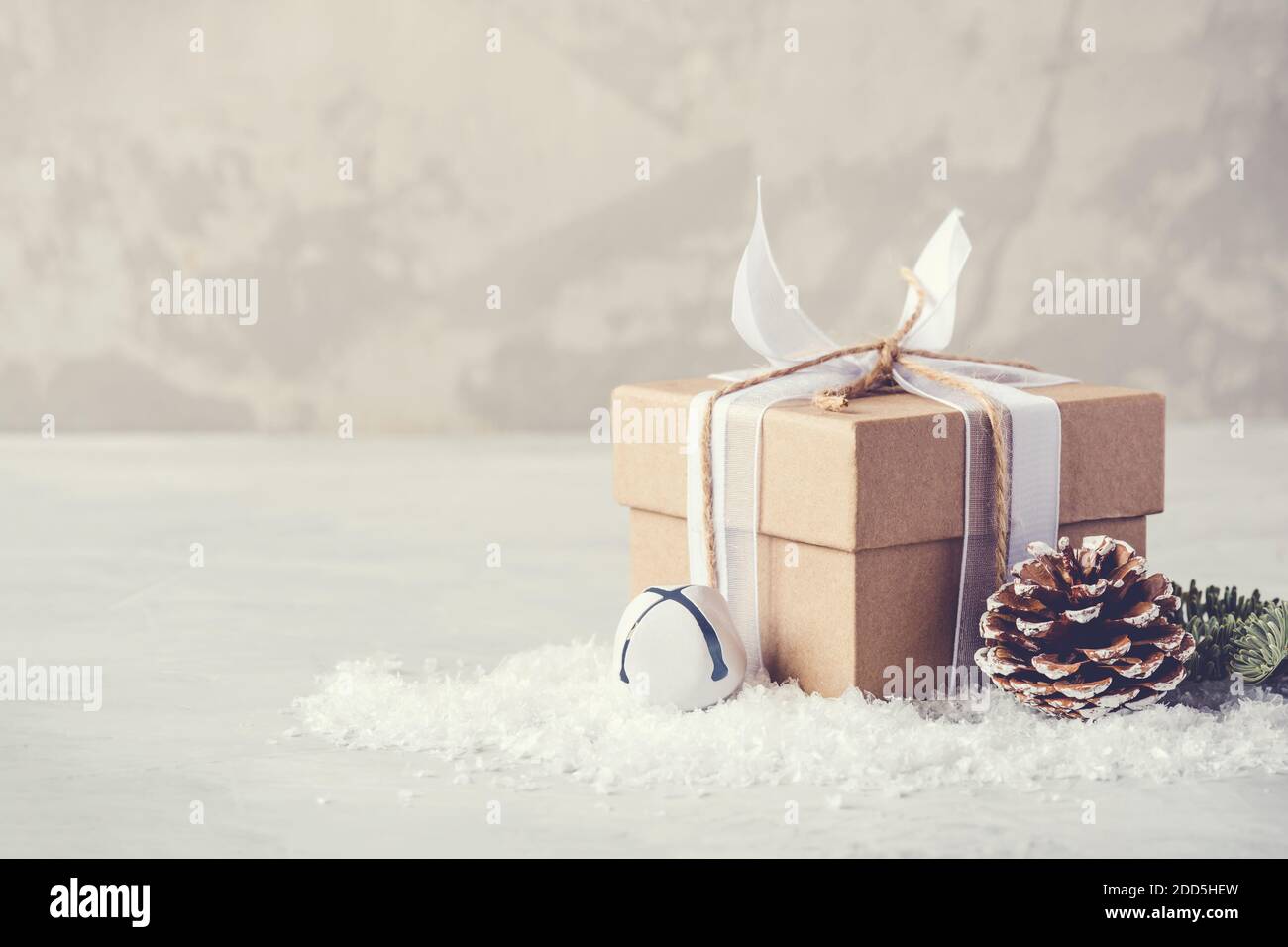 Christmas gifr box in the snow Stock Photo - Alamy