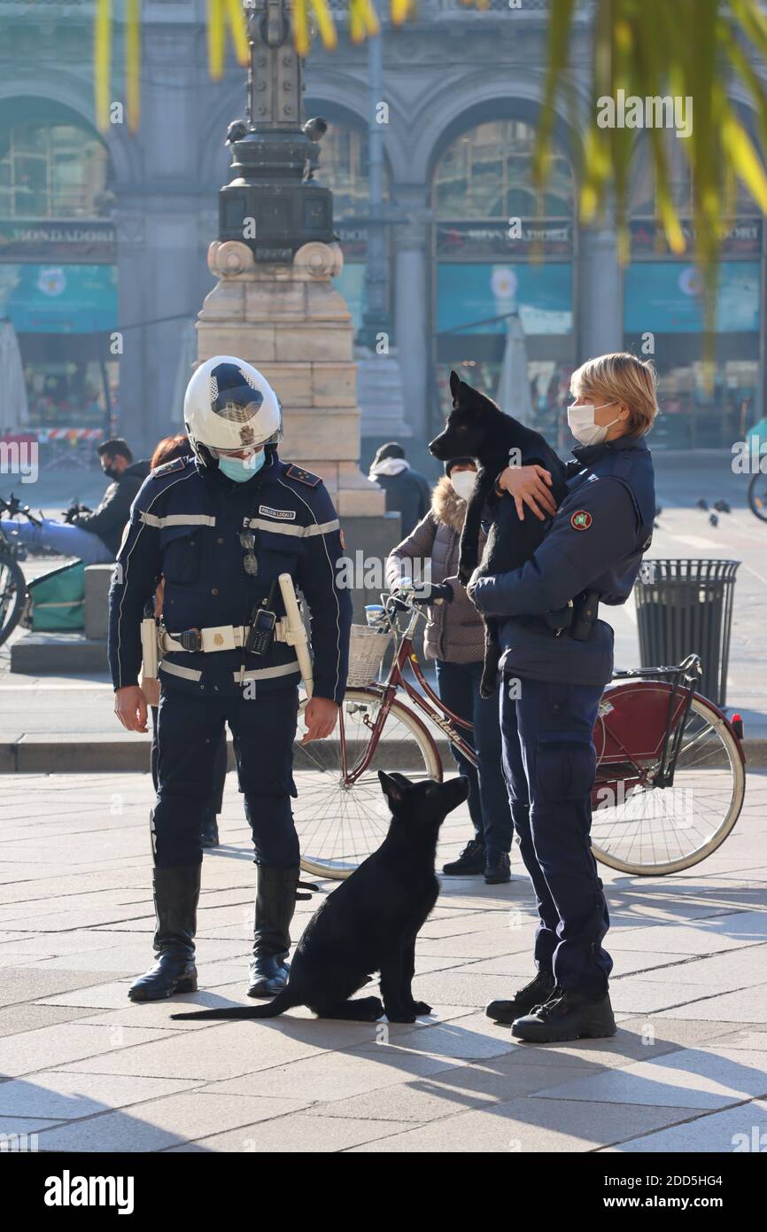 Italian police uniform woman hi-res stock photography and images - Alamy