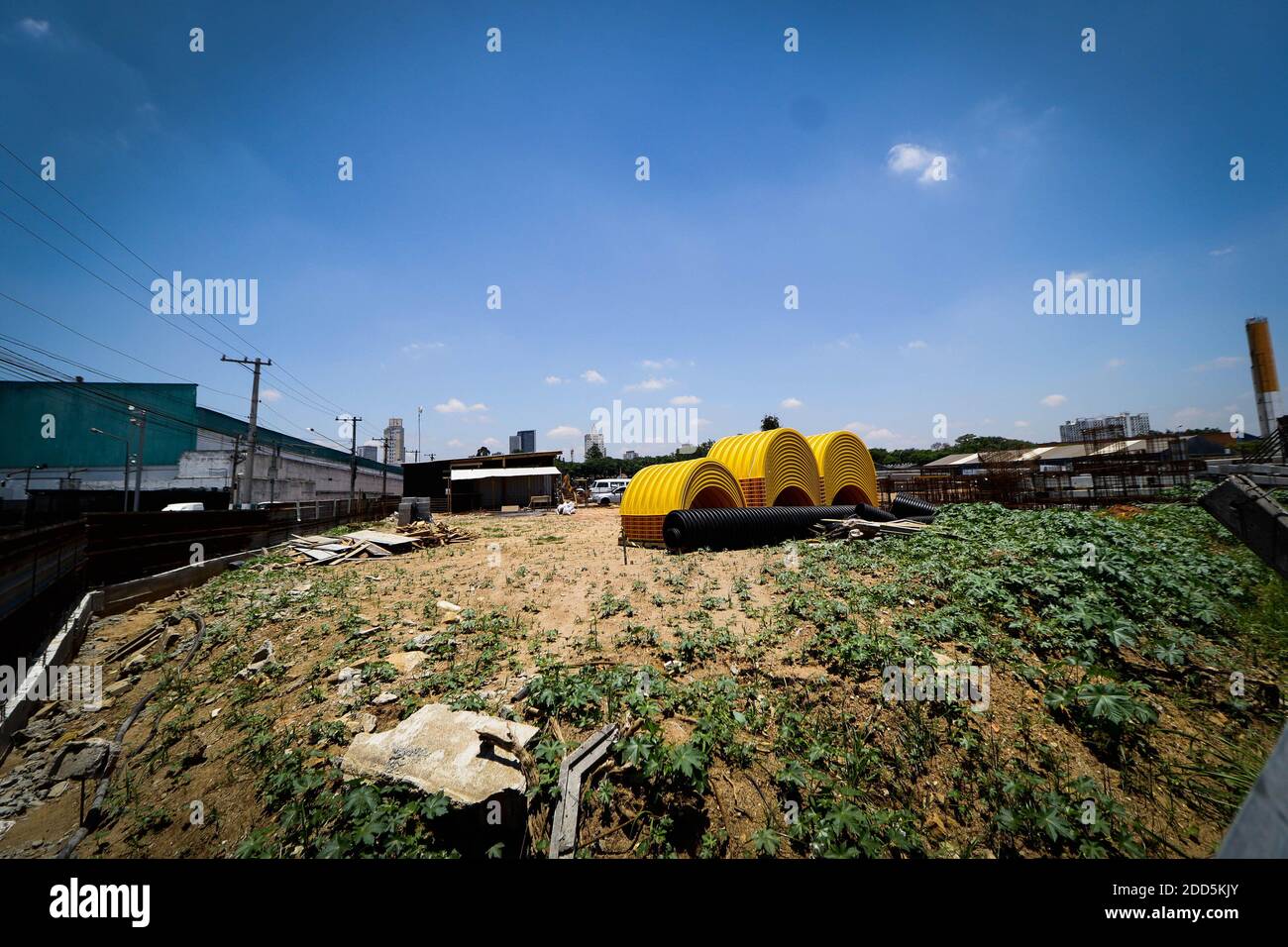 Osasco, Brazil. 24th Nov, 2020. In the midst of a pandemic, Havan SA, a ...