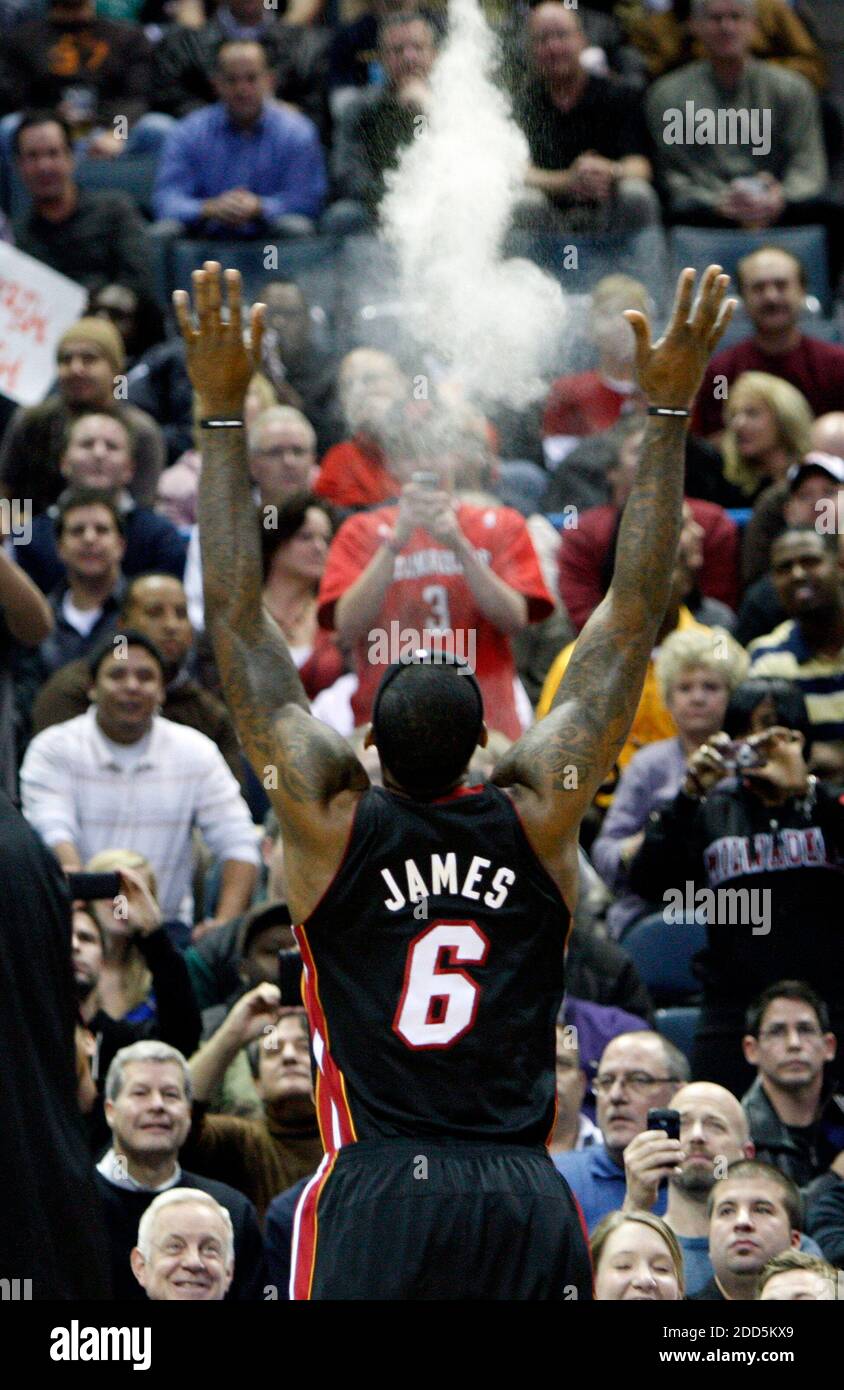Lebron James Chalk Toss Heat