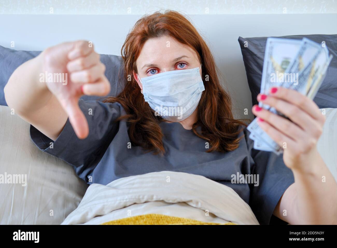 Women sad in hospital bed hi-res stock photography and images - Alamy