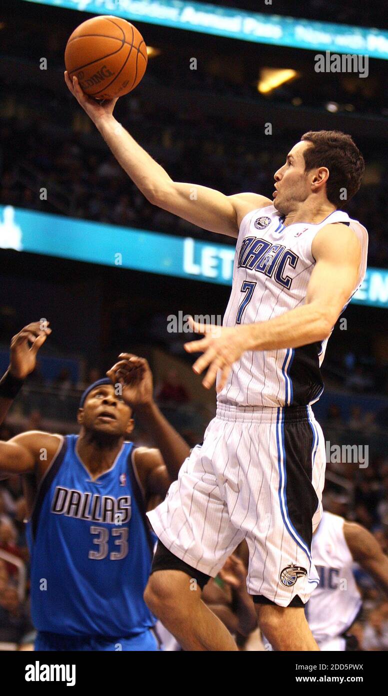 Dallas mavericks center brendan haywood hi-res stock photography and ...