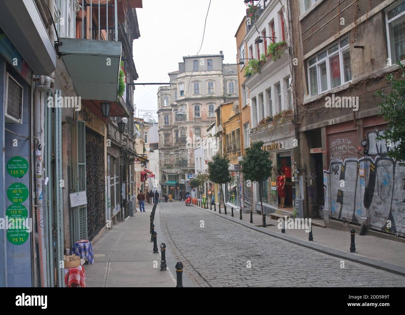 Street in Istanbul. Turkey Stock Photo - Alamy