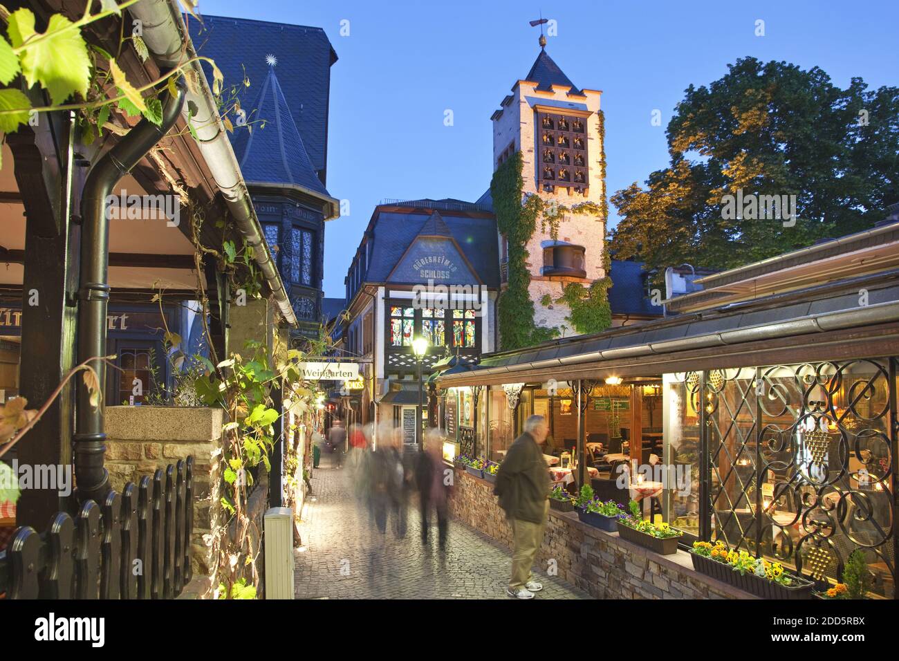 Germany rudesheim old town rhine hi-res stock photography and images ...