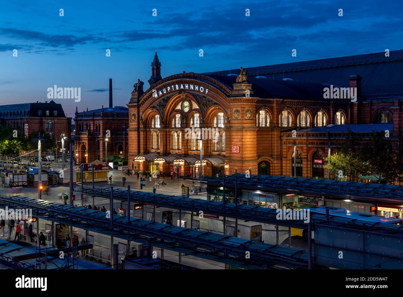 Bremen main train station hi-res stock photography and images - Alamy