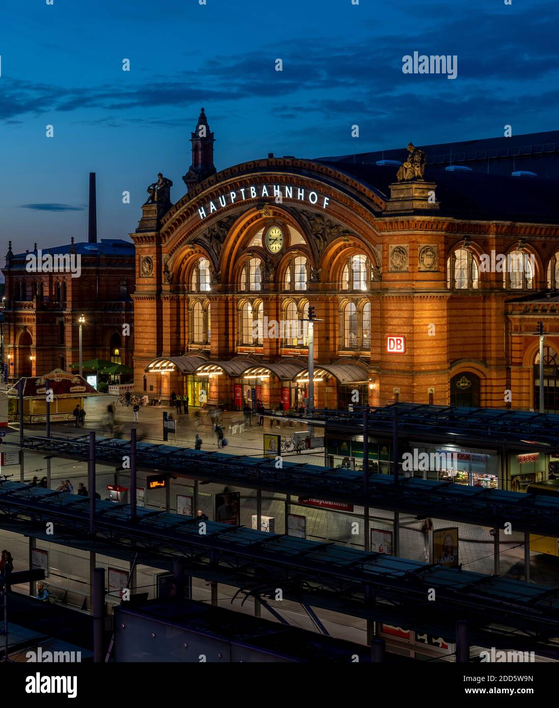 Bremen main train station hi-res stock photography and images - Alamy