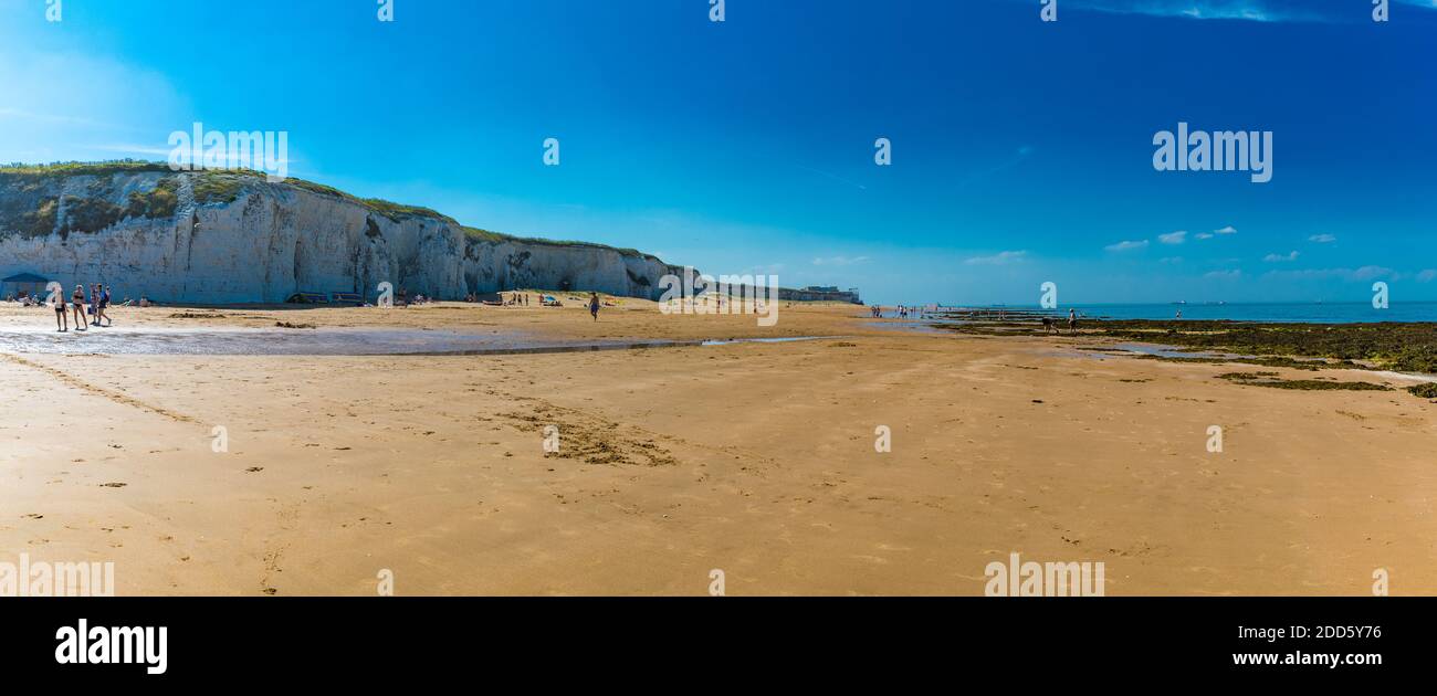 MARGATE, Kent, UK: 21 May 2020: Visitors to Margate's Main Sands beach ...