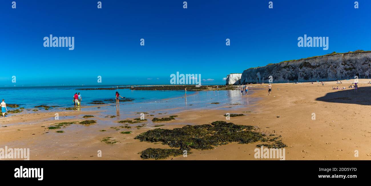 MARGATE, Kent, UK: 21 May 2020: Visitors to Margate's Main Sands beach ...