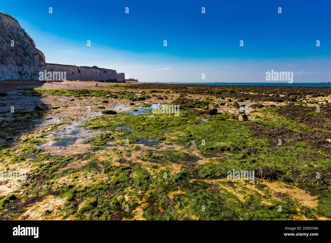 MARGATE, Kent, UK: 21 May 2020: Visitors to Margate's Main Sands beach ...
