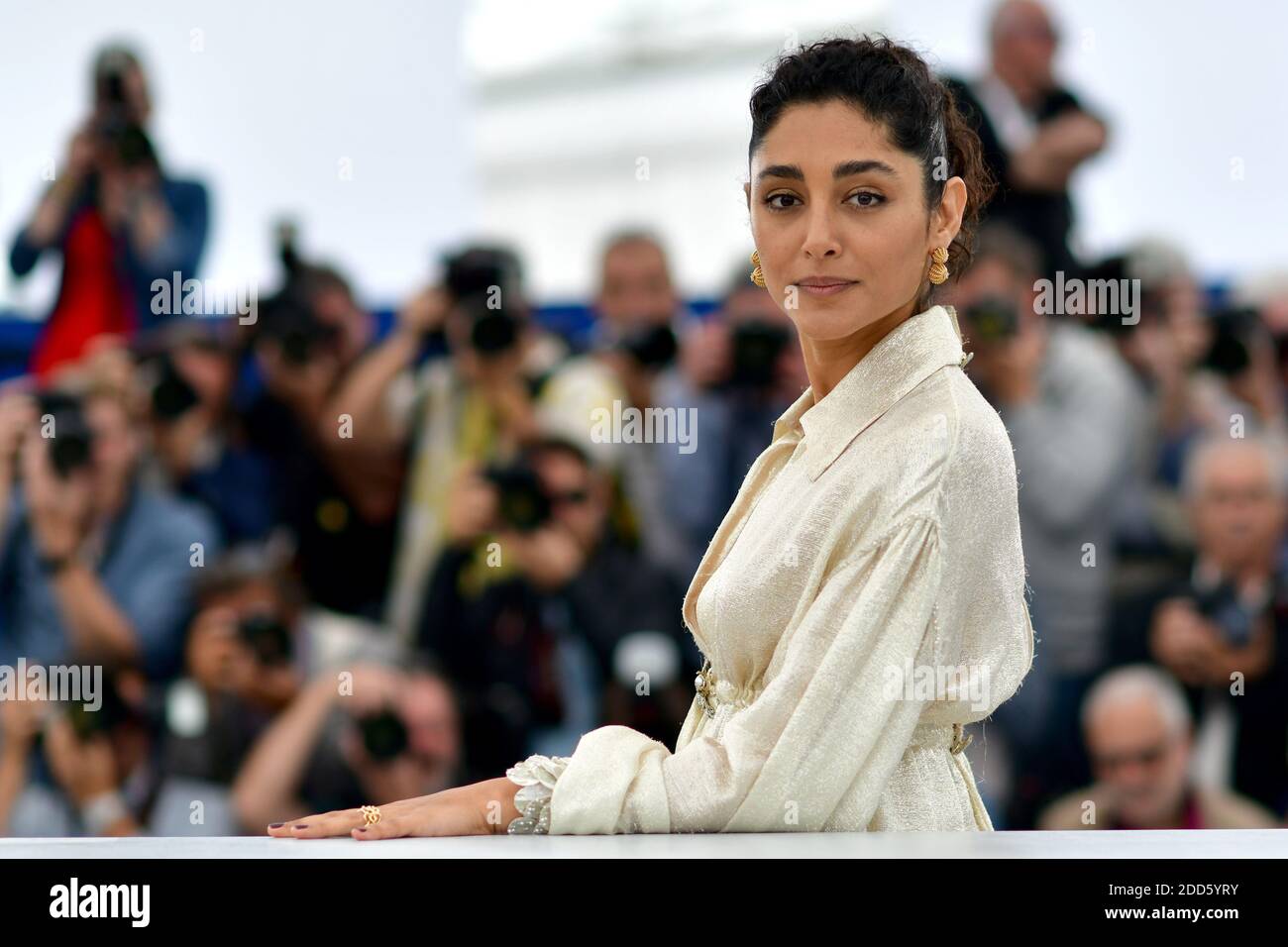 Golshifteh Farahani Posing At The Girls Of The Sun Photocall Held At
