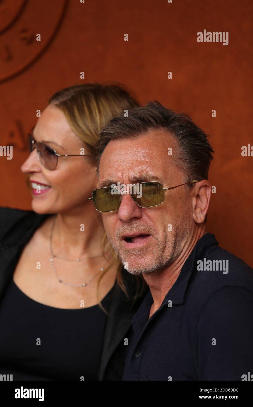 Tim roth wife nikki butler hi-res stock photography and images - Alamy