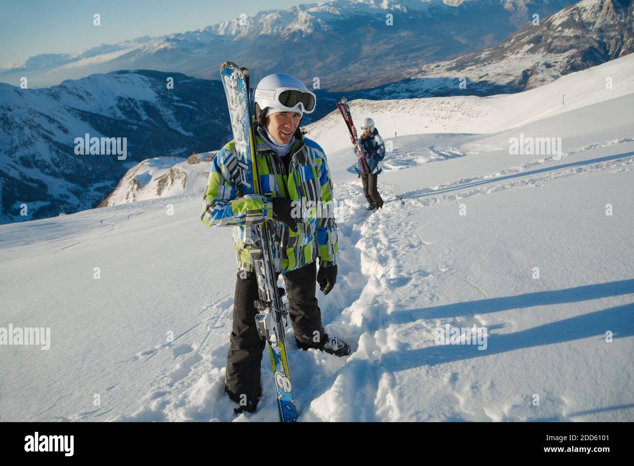 Skiing in fresh powder snow Stock Photo - Alamy