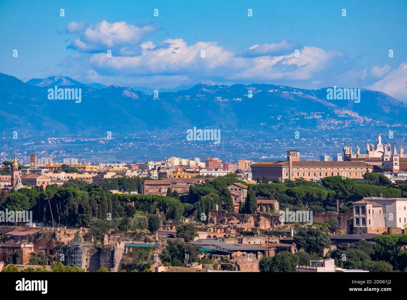 Panorama of the old town from gianicolo hill hi-res stock photography ...