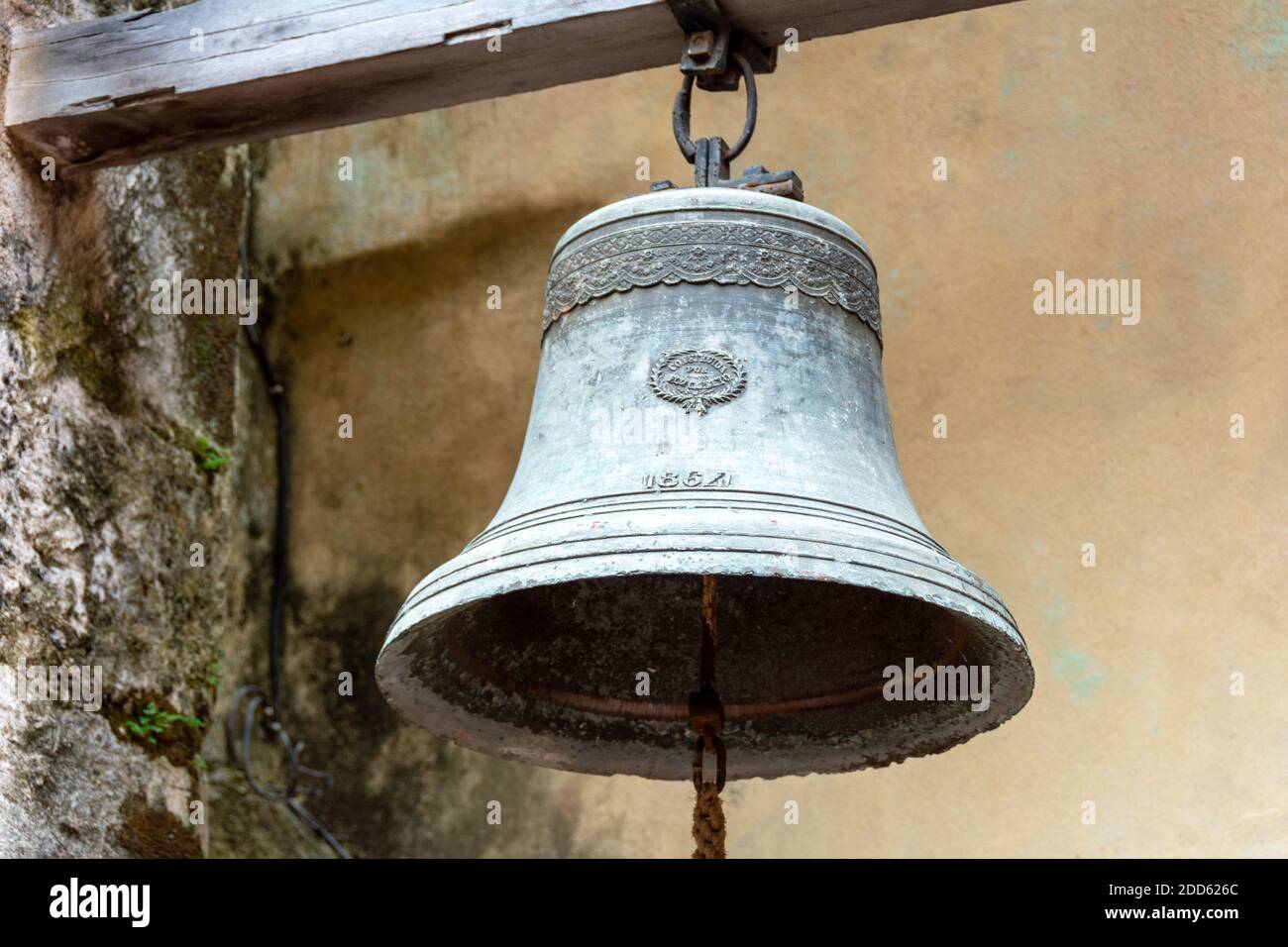 Metallic colonial bell, Old Havana, Cuba Stock Photo - Alamy