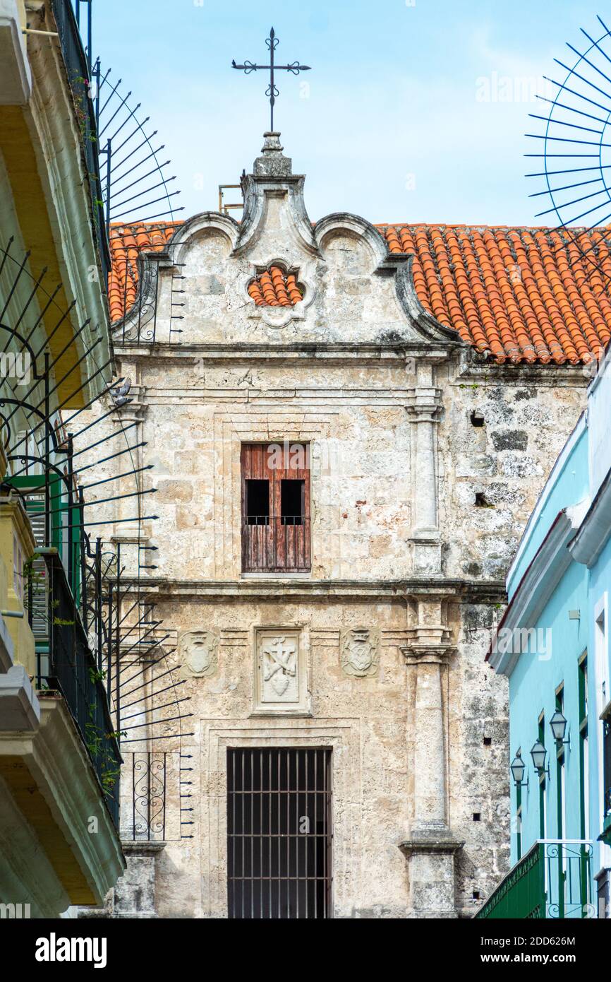 Colonial architecture of church, Old Havana, Cuba Stock Photo - Alamy