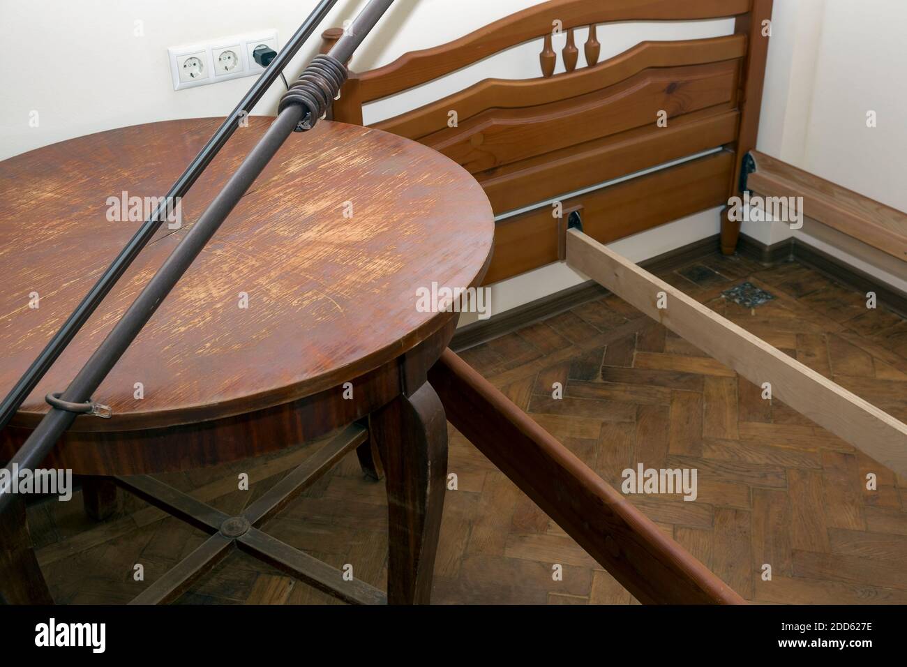 Disassembled bed hi-res stock photography and images - Alamy