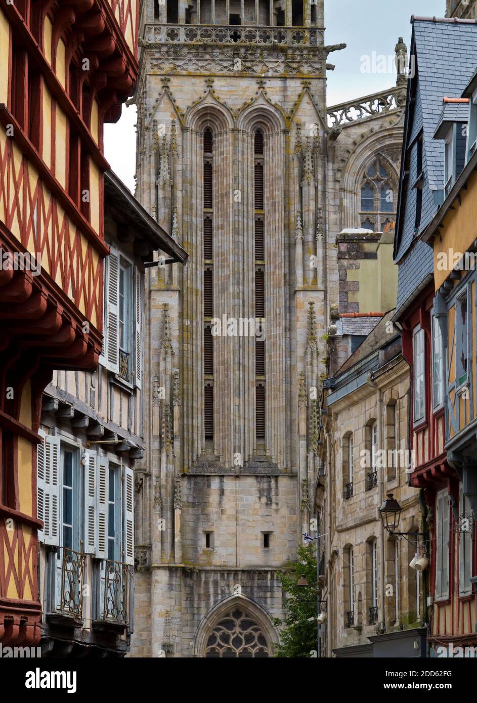 Quimper cathedral france hi-res stock photography and images - Alamy