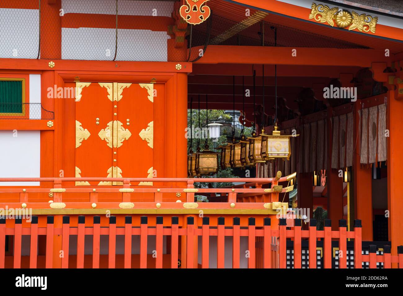 Colourful japanese shrines hi-res stock photography and images - Alamy