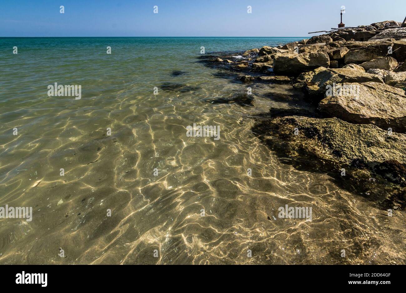 Rocks sea water hi-res stock photography and images - Alamy