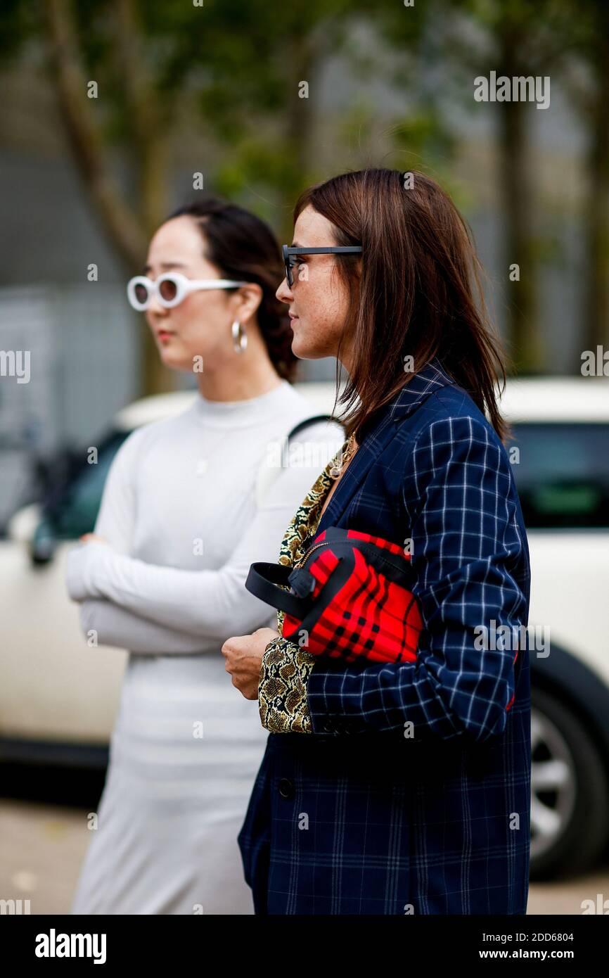 Street style, Shini Park and Lena Lademann arriving at Holzweiler ...