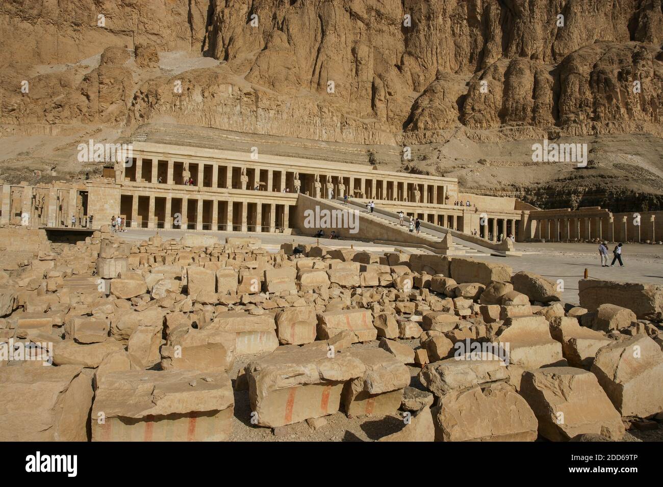 DEIR EL-BAHARI, LUXOR Stock Photo - Alamy