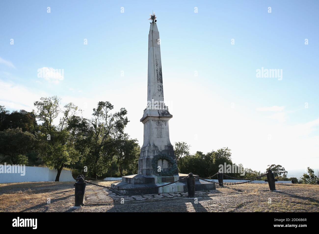 Obelisk memorial to the the Battle of Busaco (Bussaco) (Bucaco), a ...