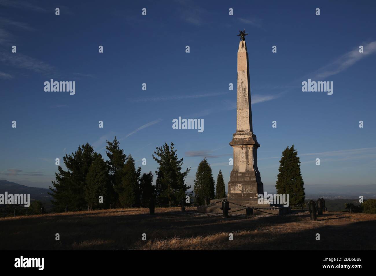 Obelisk memorial to the the Battle of Busaco (Bussaco) (Bucaco), a ...