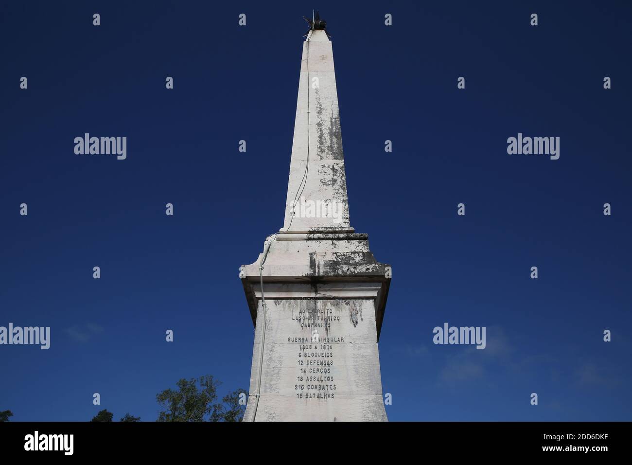 Obelisk memorial to the the Battle of Busaco (Bussaco) (Bucaco), a ...