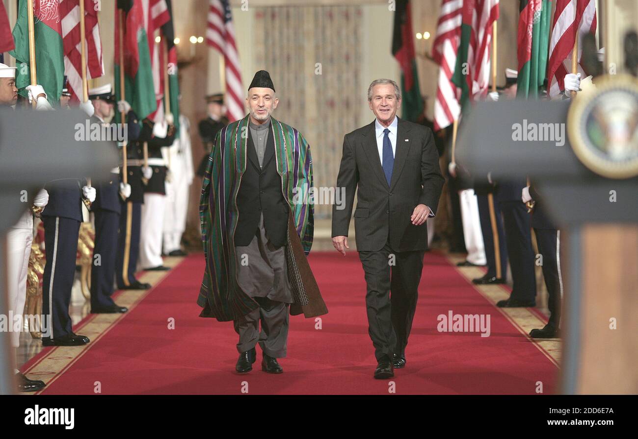 George w bush television september hi-res stock photography and images ...