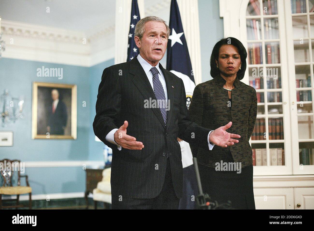 NO FILM, NO VIDEO, NO TV, NO DOCUMENTARY - President George Bush ...