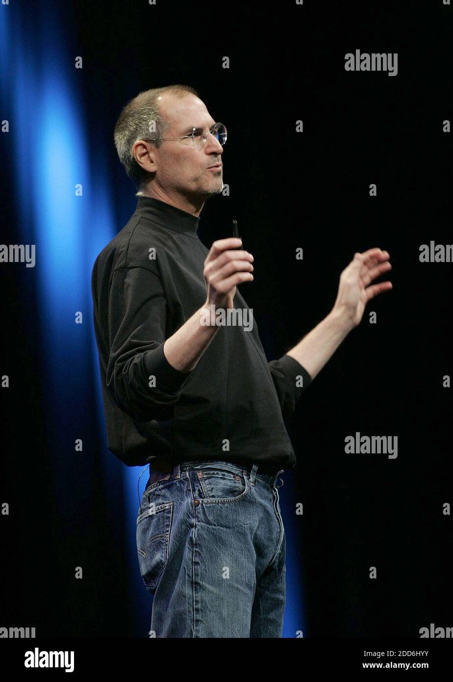 Steve jobs speech hi-res stock photography and images - Alamy