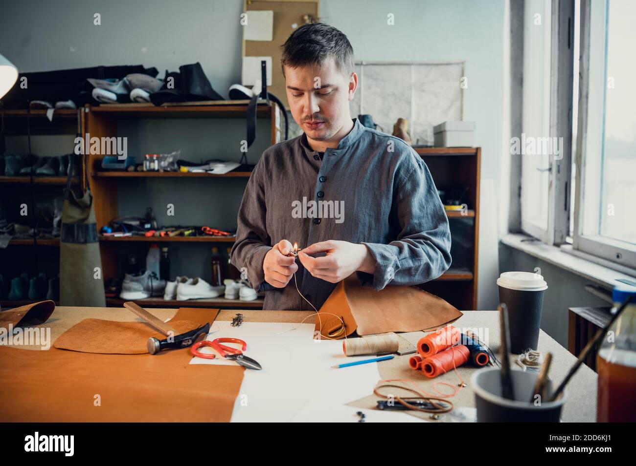 Shoemakers workplace hi-res stock photography and images - Alamy