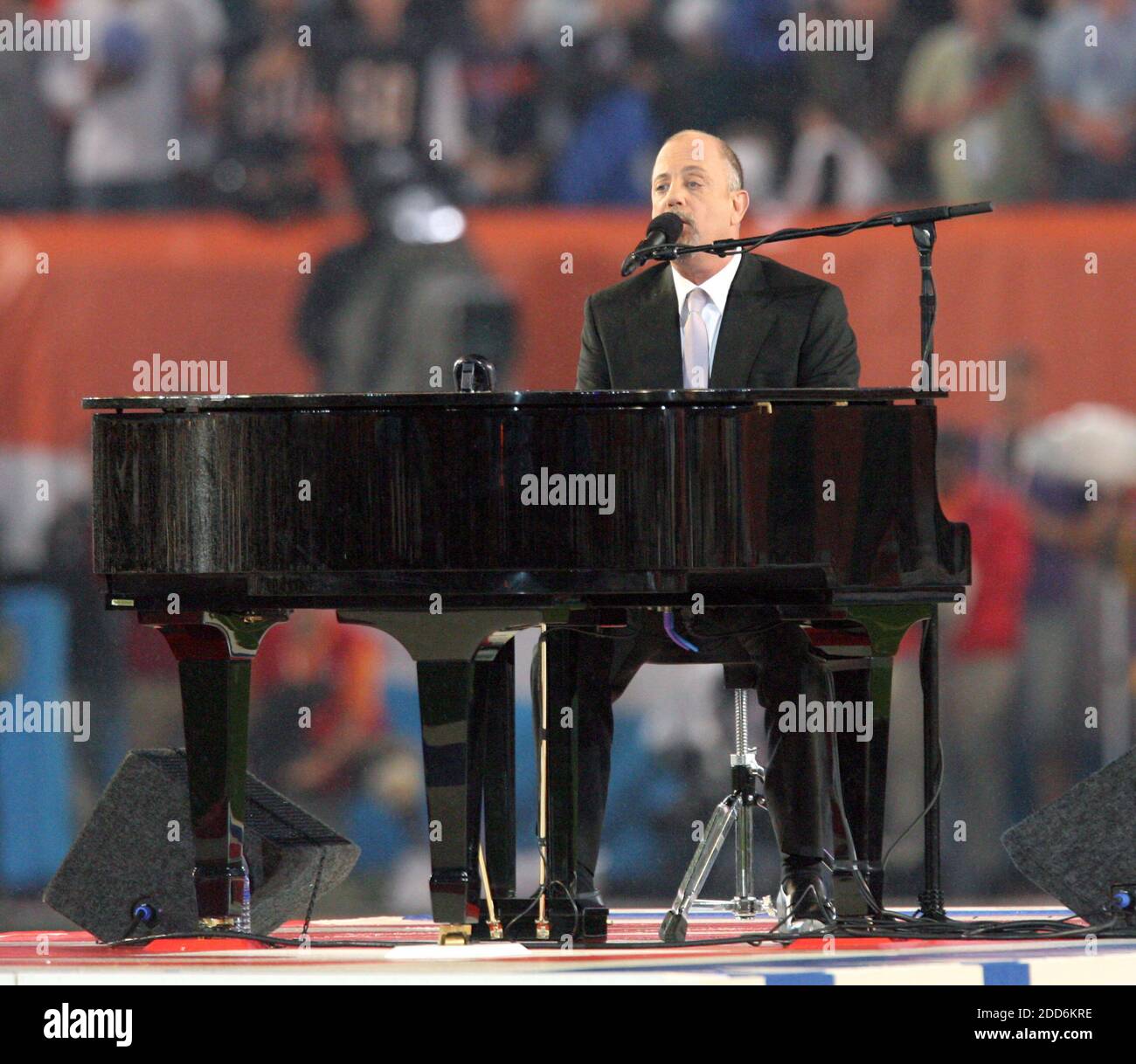 Super bowl star spangled banner hi-res stock photography and images - Alamy
