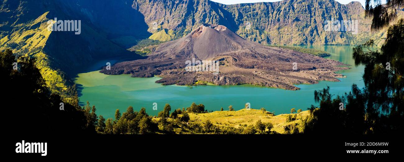 Panoramic Photo of Mount Rinjani on Lombok, the Second Highest Volcano ...