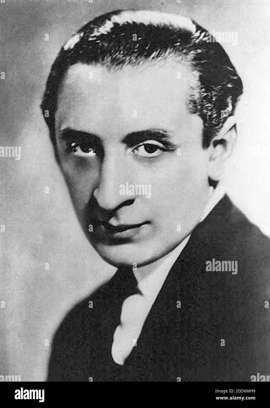 VLADIMIR HOROWITZ (1903-1989) Russian-born American violinist and ...