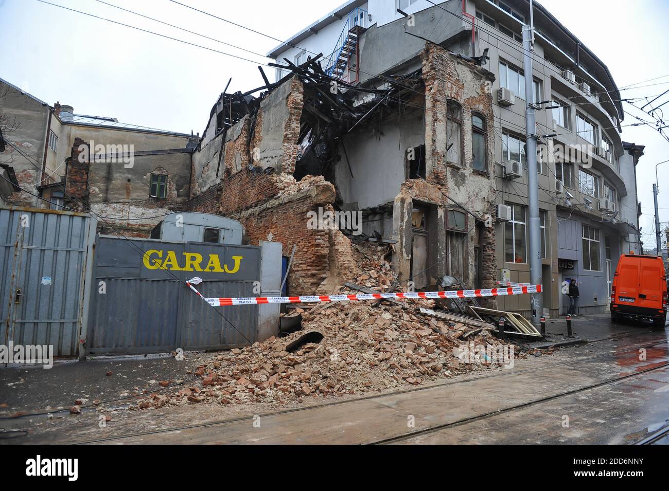 Demolition wall historic street hi-res stock photography and images - Alamy