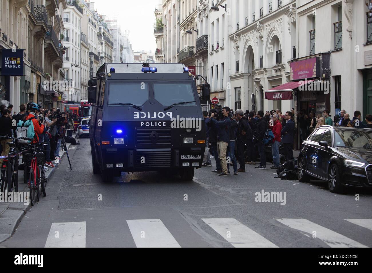 French Police officers of the GSO security and intervention brigade ...
