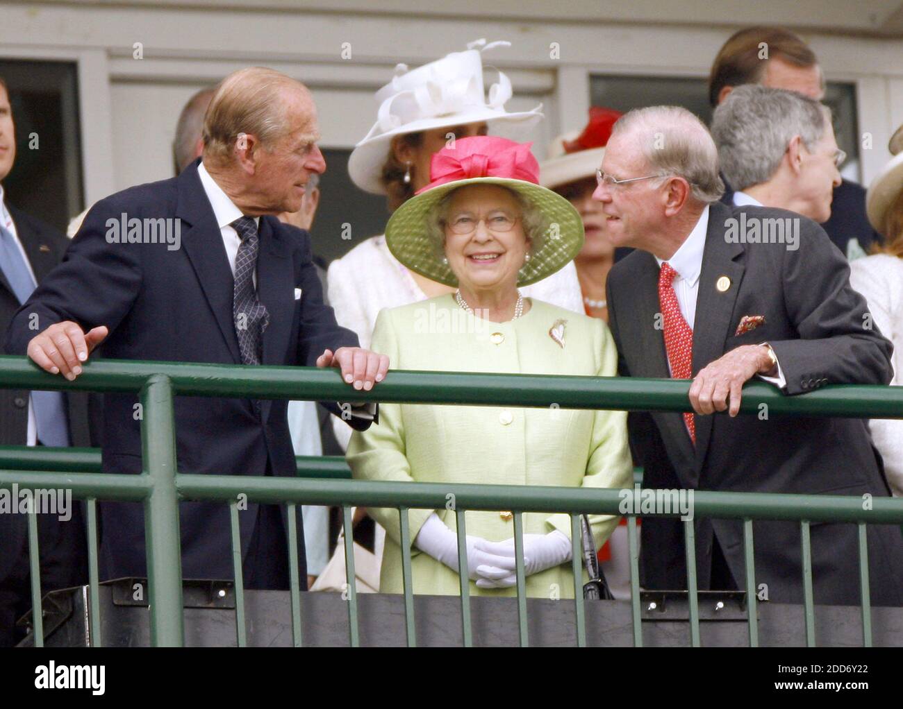 Kentucky derby queen elizabeth ii hi-res stock photography and images ...
